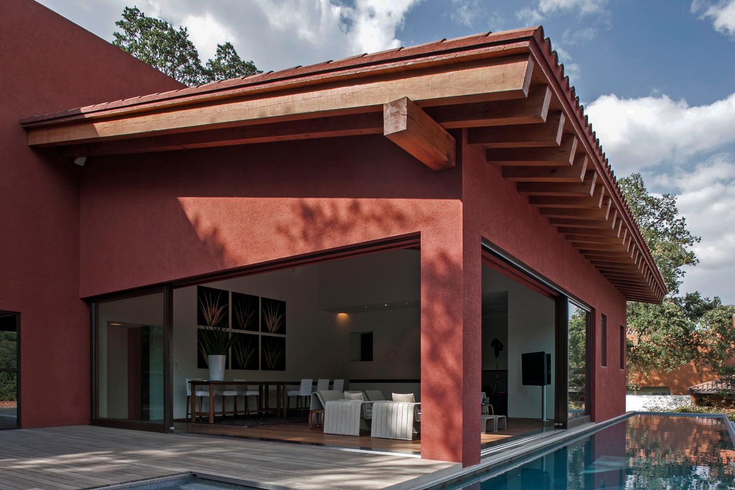 CASA EN EL BOSQUE